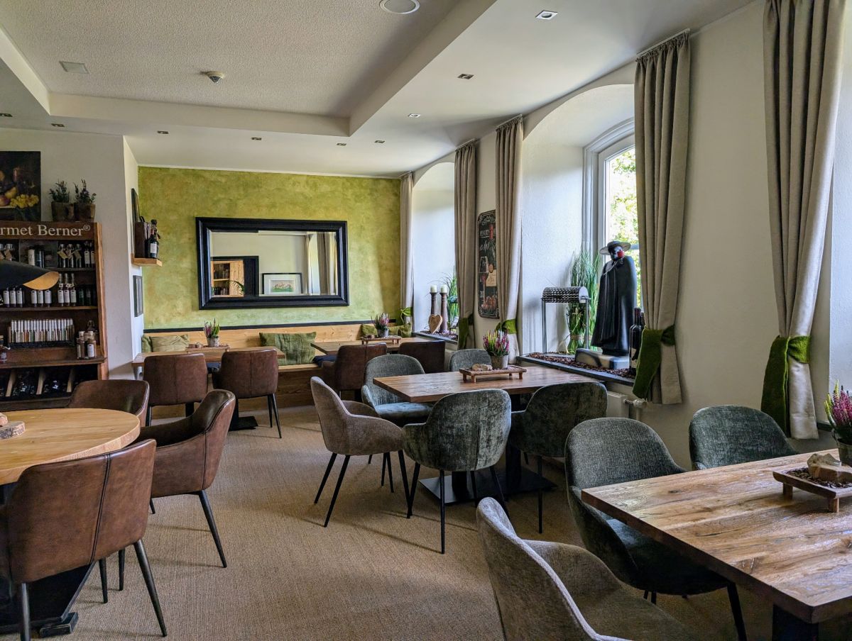 „Burgcafé“ an der Wewelsburg neu eröffnet - Kreismuseum Wewelsburg